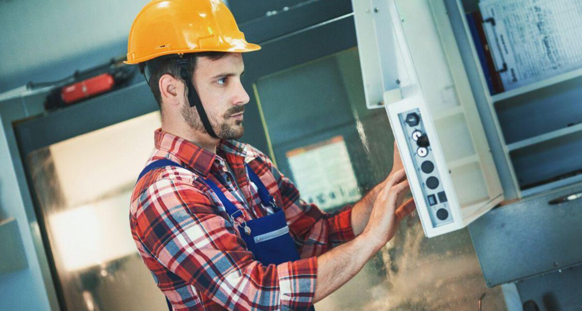 Ways to Identify Machine Faults in Marine Ships | Triad